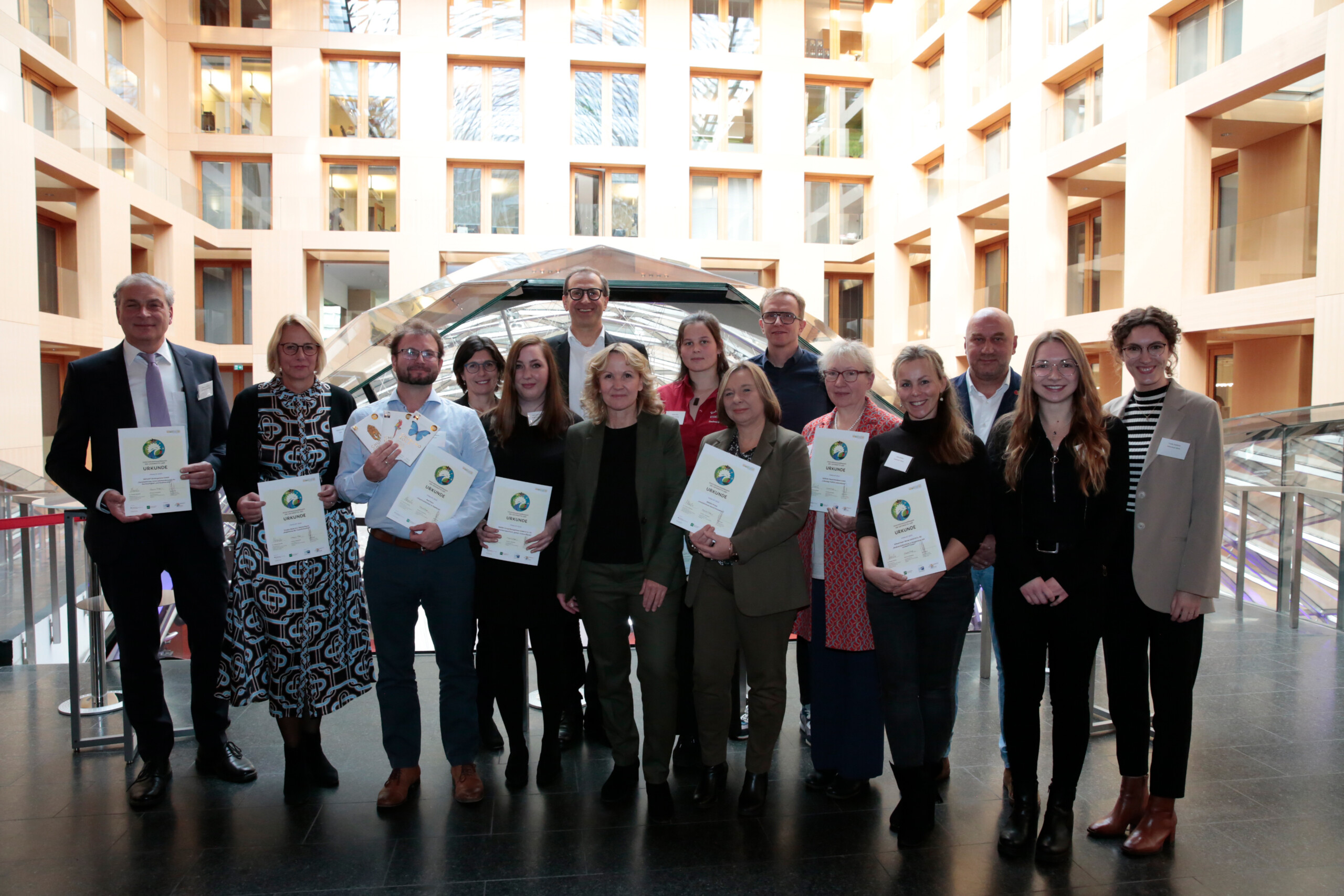 Engagement zum Schutz der biologischen Vielfalt - Auszeichnung - DEFLEX ...